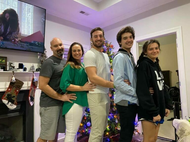 Meet Noah Gray Wife Mary Elise Gray (Bio, Photos)